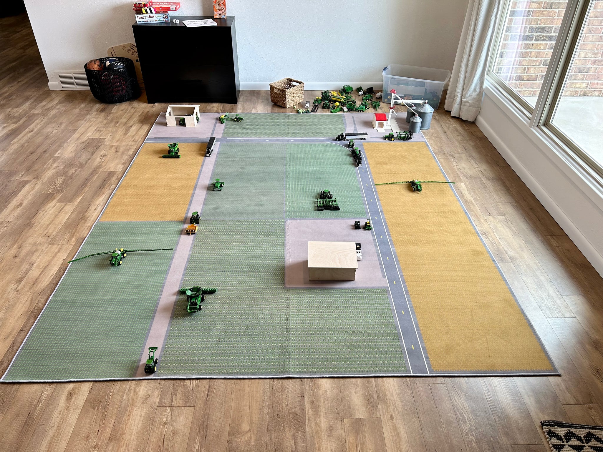 Expansive Estate Farm Rug – Rug Root Acres